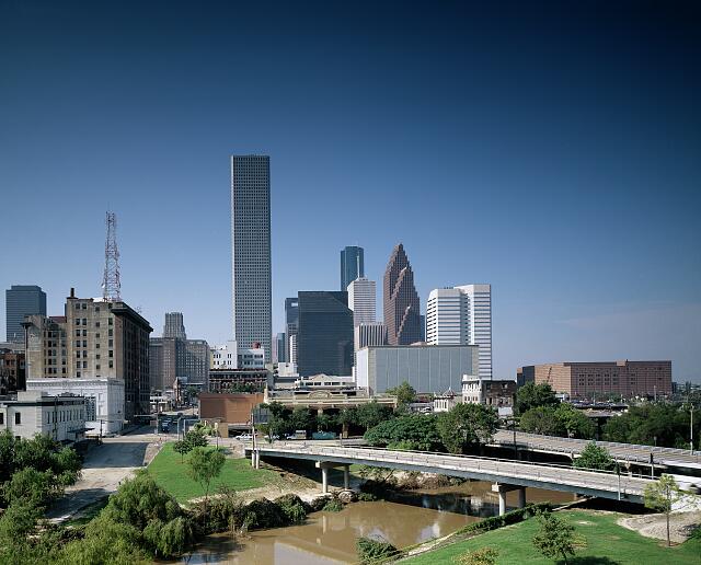 Right in the Way: Generations of Highway Impacts in Houston – The Metropole